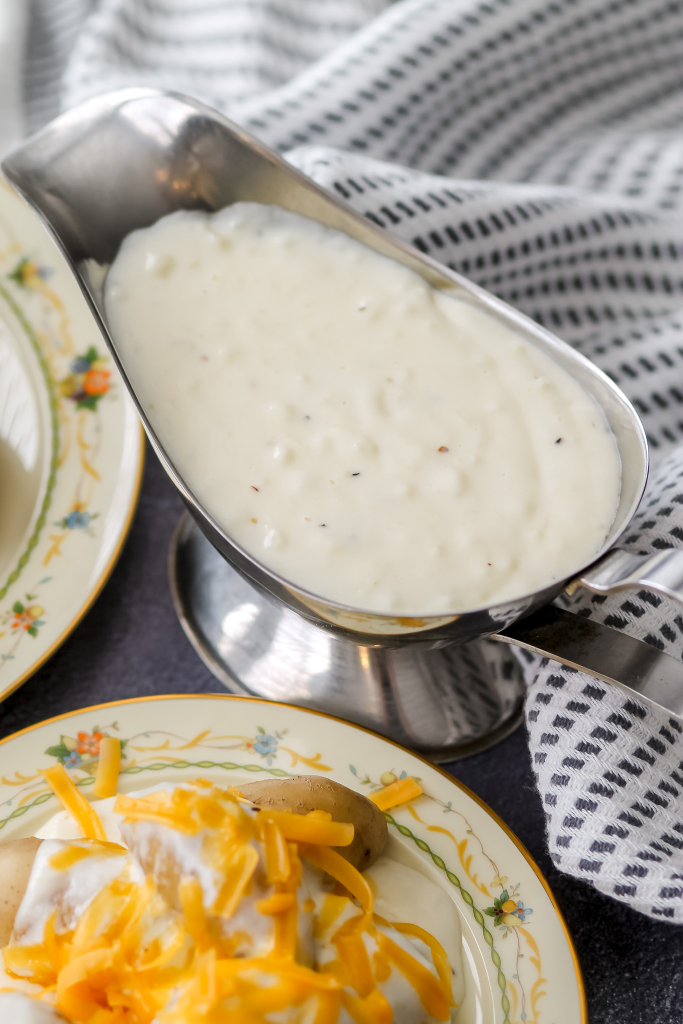 Easy Cream Gravy - Genuinely Jana