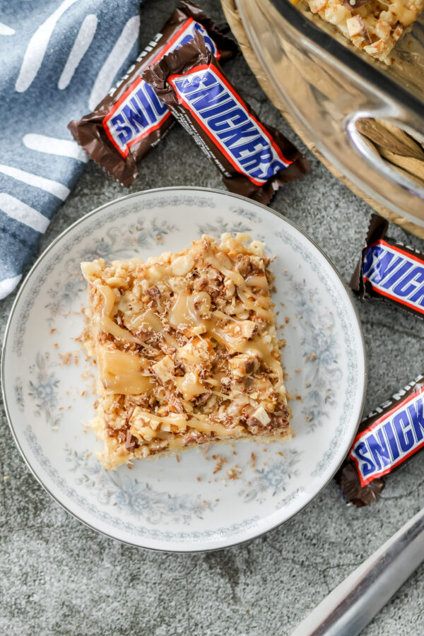 Snickers Rice Krispie Treats - Genuinely Jana
